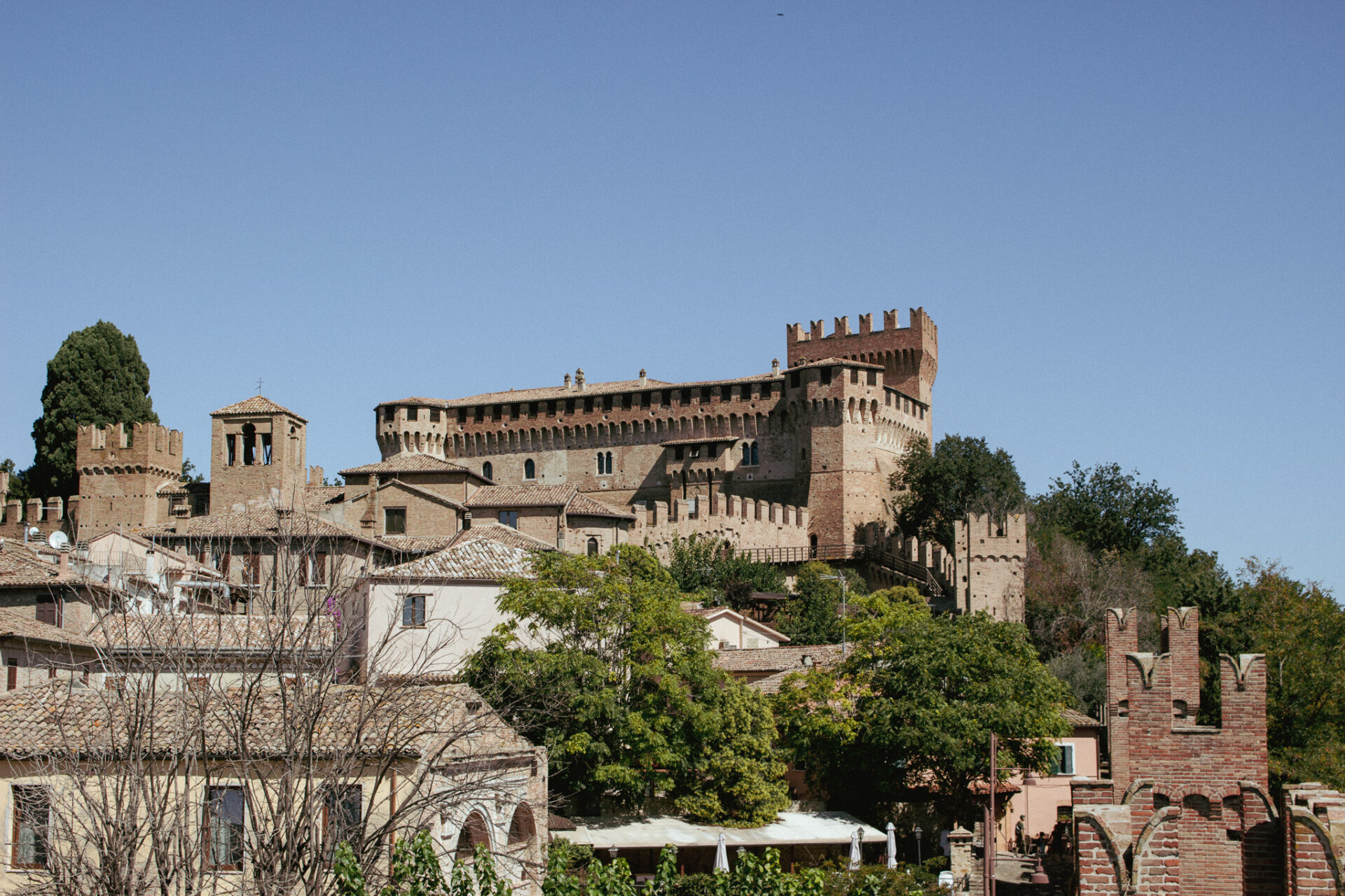 走訪神曲中的愛情故事發生地 - The Castle of Gradara - Chloe Wang